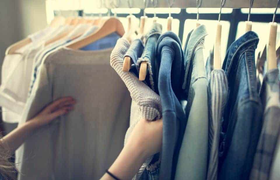 Umstandsmode: Mit 10 Basic-Teilen durch die Schwangerschaft